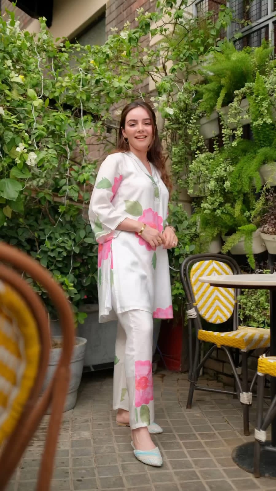 Maslin Digital Print Floral Kurta Pant Set with Lace Work – Sukriti Store