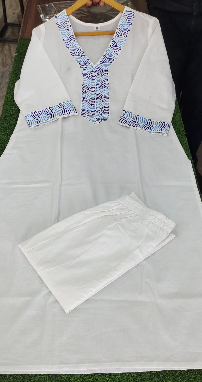 White Monochromatic Cotton Pant Set with Thread Embroidery – Sukriti Store